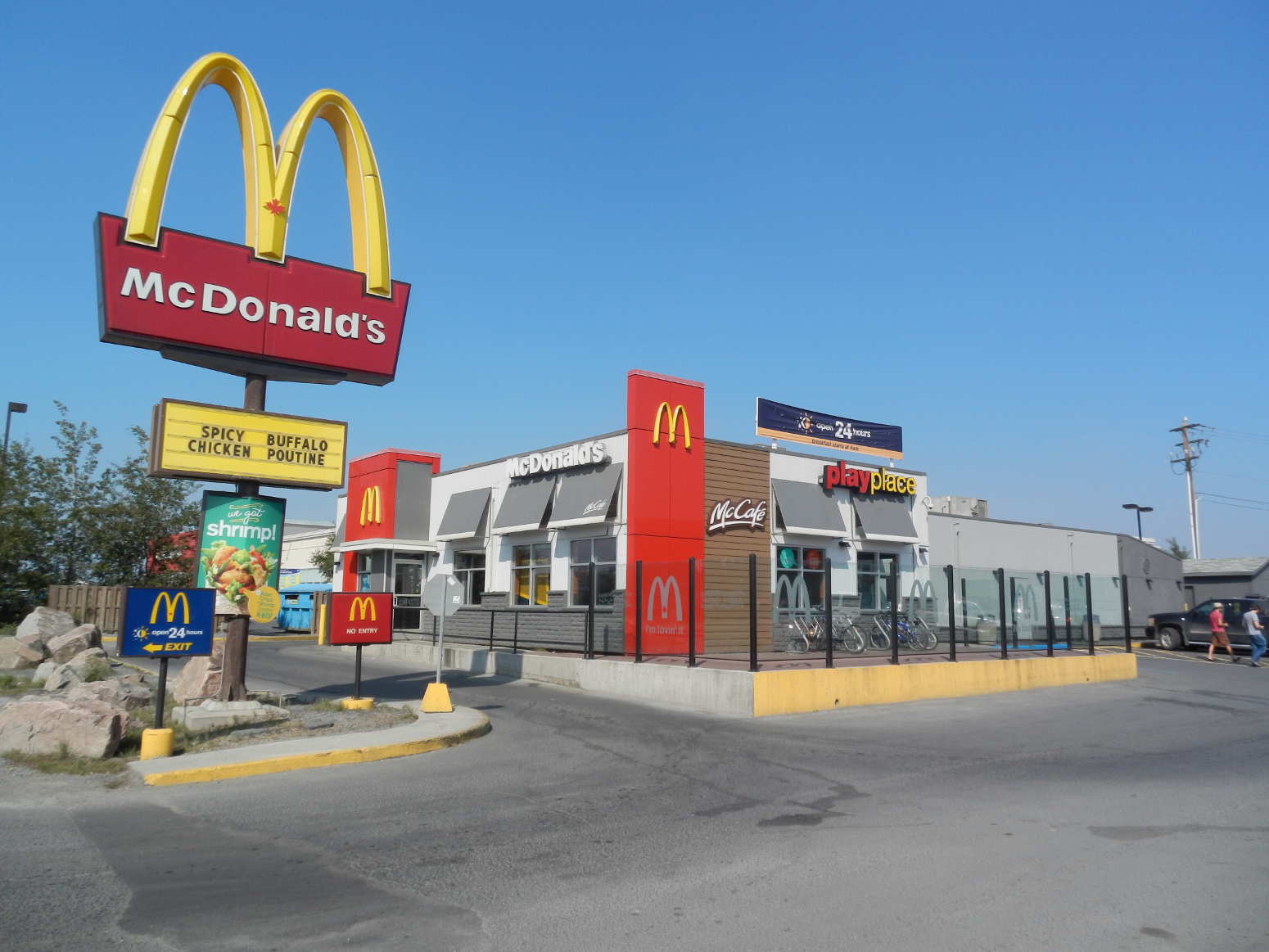 North America's largest mall plus a visit to Yellowknife - ECA ...