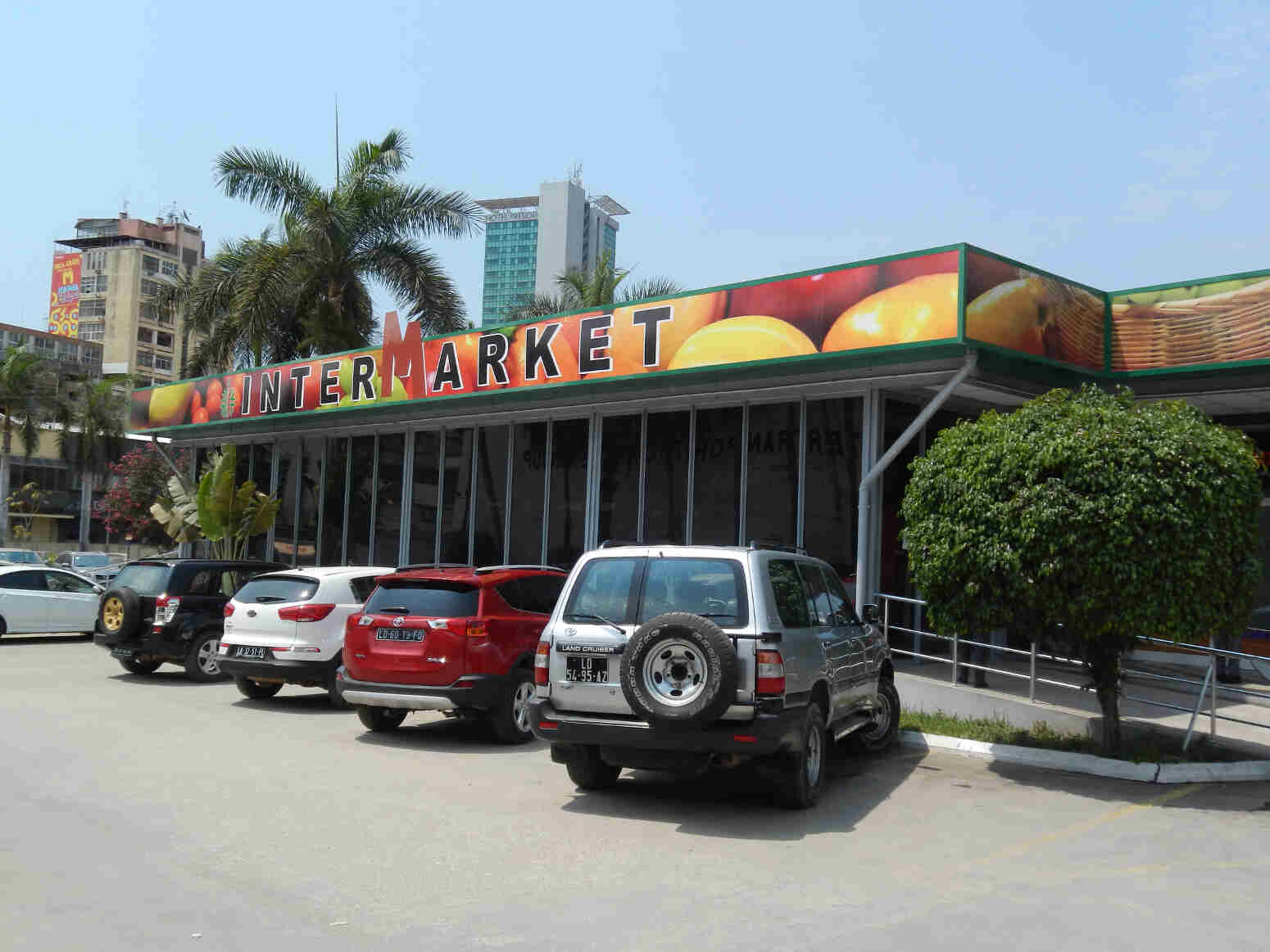 Stuck in traffic in Angola’s expensive capital - ECA International